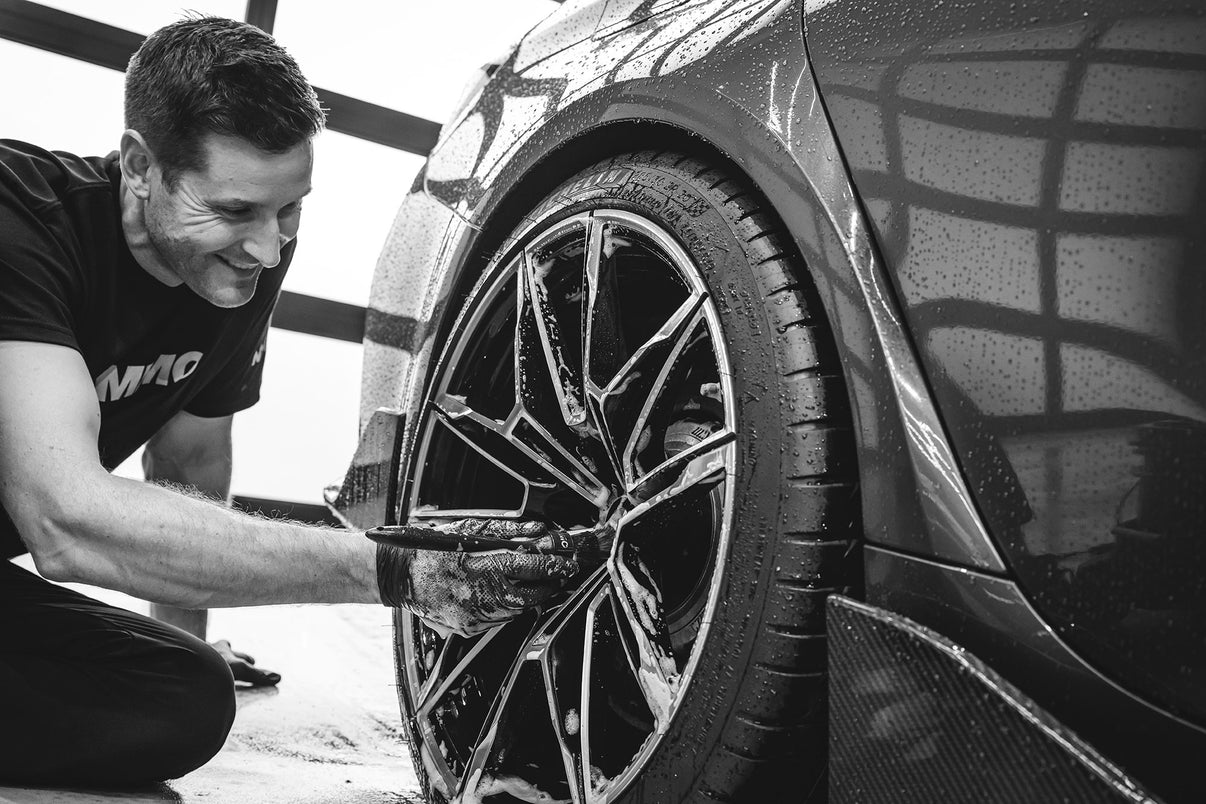 AMMO Two-Tier Wheel Brush – AMMONYC